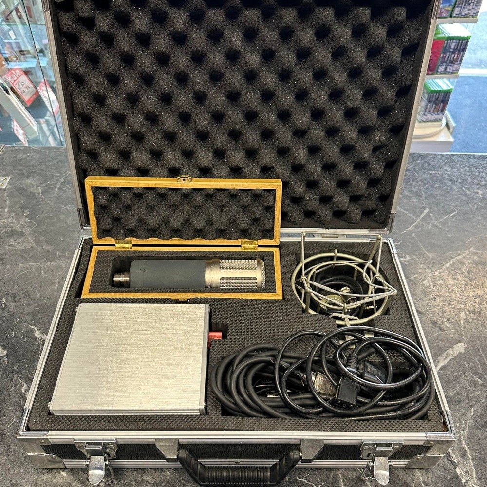 Pre-owned SE Electronics Z5600a II Valve Microphone In Flight Case ...